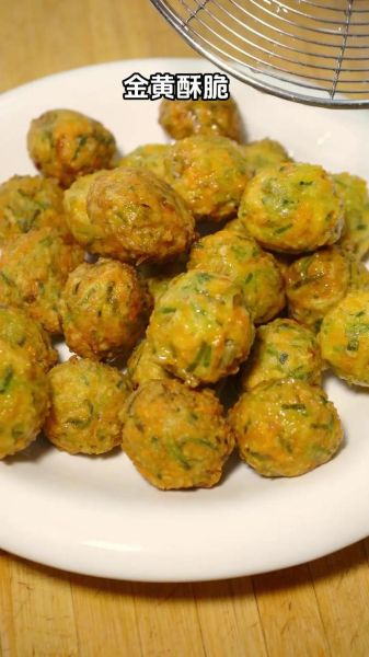 油炸红萝卜丸子怎么做_红萝卜丸子炸多久才酥脆-第3张图片-山城妙识 油炸红萝卜丸子怎么做_红萝卜丸子炸多久才酥脆-第3张图片-山城妙识