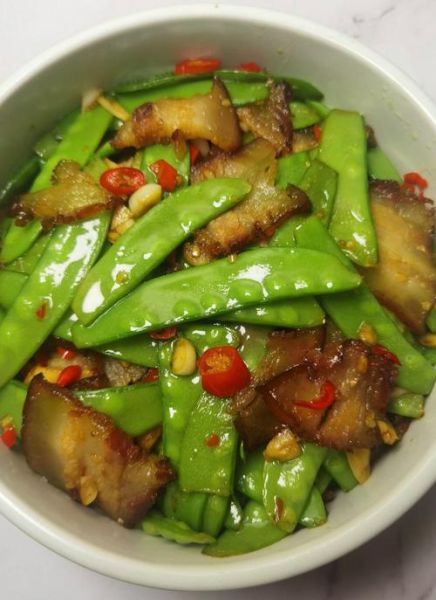 荷兰豆炒腊肉怎么炒才脆_荷兰豆炒腊肉要不要焯水-第1张图片-山城妙识 荷兰豆炒腊肉怎么炒才脆_荷兰豆炒腊肉要不要焯水-第1张图片-山城妙识