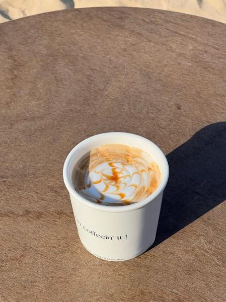 焦糖玛奇朵热的好喝还是冰的好喝_区别与选择-第2张图片-山城妙识 焦糖玛奇朵热的好喝还是冰的好喝_区别与选择-第2张图片-山城妙识