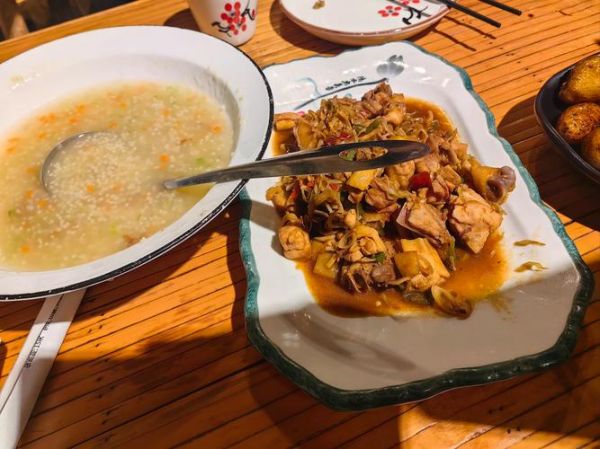 傣族竹筒饭怎么做_傣族竹筒饭图片拍摄技巧-第1张图片-山城妙识