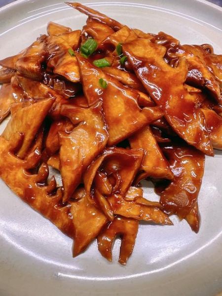 油焖笋怎么做才好吃_油焖笋的做法大全窍门-第3张图片-山城妙识