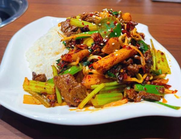 腊肉饭配什么菜好吃_腊肉饭搭配推荐-第1张图片-山城妙识