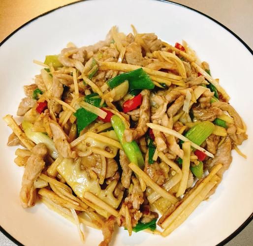 炒酸笋怎么炒才脆_酸笋炒什么肉最香-第1张图片-山城妙识