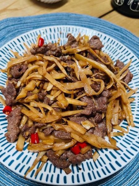 炒酸笋怎么炒才脆_酸笋炒什么肉最香-第2张图片-山城妙识