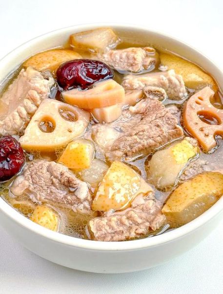 排骨炖莲藕怎么做_莲藕排骨汤的做法-第2张图片-山城妙识