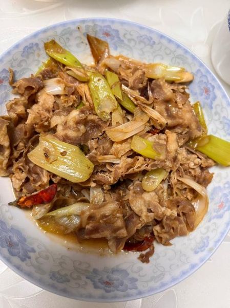 大葱爆炒羊肉怎么做_爆炒羊肉用哪个部位最好-第2张图片-山城妙识 大葱爆炒羊肉怎么做_爆炒羊肉用哪个部位最好-第2张图片-山城妙识