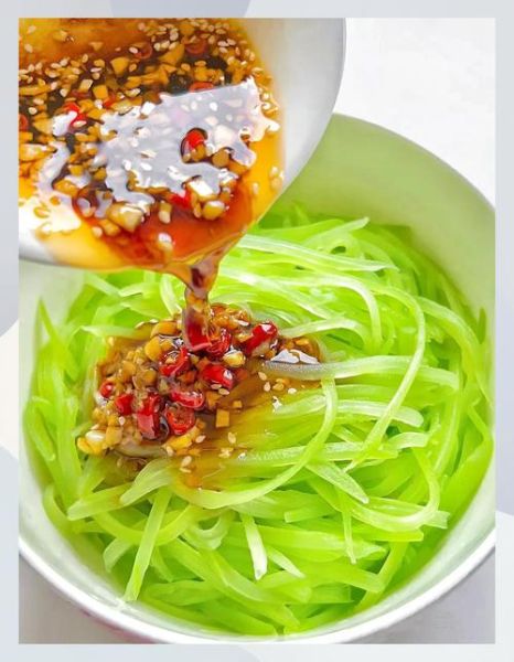 凉拌莴笋丝要不要焯水_莴笋丝不焯水怎么做-第1张图片-山城妙识