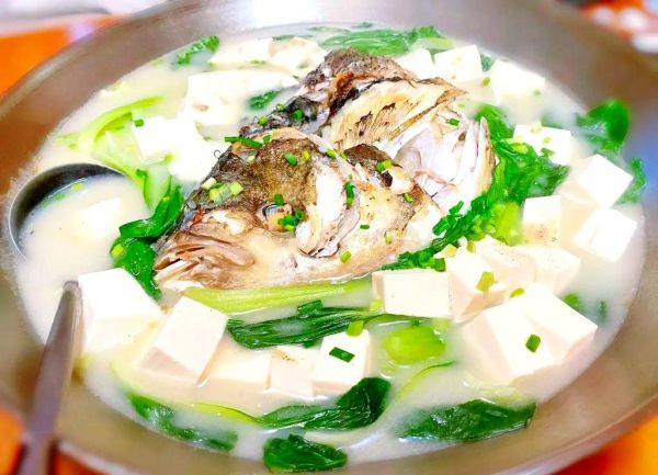 花鲢鱼头汤怎么做又浓又白_鱼头汤不腥的秘诀-第3张图片-山城妙识 花鲢鱼头汤怎么做又浓又白_鱼头汤不腥的秘诀-第3张图片-山城妙识