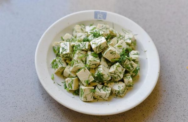 凉拌茴香怎么做_凉拌茴香需要焯水吗-第2张图片-山城妙识