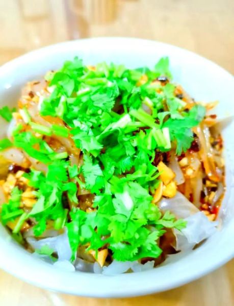 木薯粉做凉粉怎么调比例_木薯粉凉粉为什么会粘-第1张图片-山城妙识 木薯粉做凉粉怎么调比例_木薯粉凉粉为什么会粘-第1张图片-山城妙识