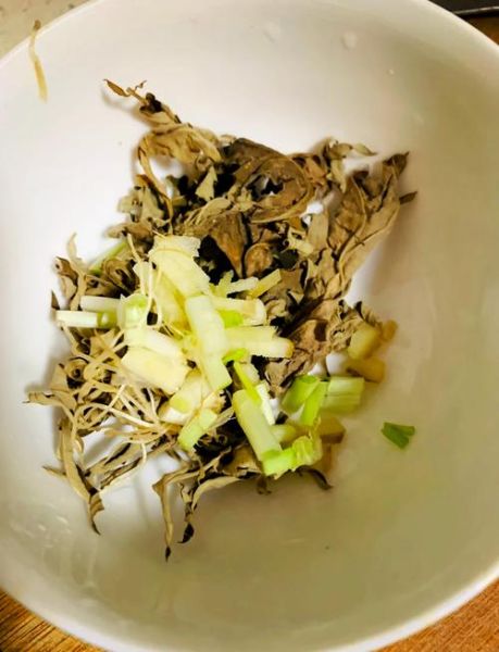 艾叶煎蛋治宝宝胀气吗_艾叶煎蛋怎么做-第1张图片-山城妙识