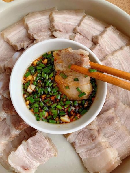 蒜泥白肉别名叫什么_蒜泥白肉为什么叫白肉-第3张图片-山城妙识