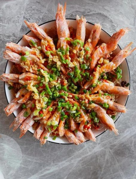 清蒸蒜蓉虾怎么做_清蒸蒜蓉虾做法视频详解-第3张图片-山城妙识