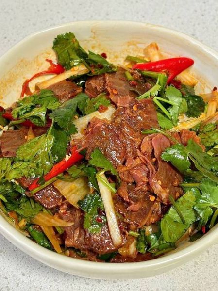 凉拌牛肉怎么做_凉拌牛肉怎么做好吃又嫩-第1张图片-山城妙识