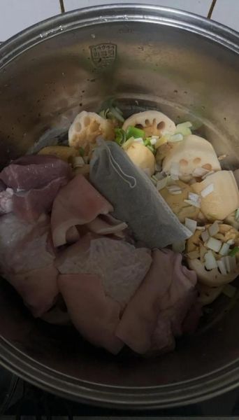 老济南酥锅怎么做_正宗酥锅配方-第1张图片-山城妙识 老济南酥锅怎么做_正宗酥锅配方-第1张图片-山城妙识