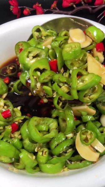 醋泡辣椒可以放多久_如何延长保存时间-第3张图片-山城妙识 醋泡辣椒可以放多久_如何延长保存时间-第3张图片-山城妙识