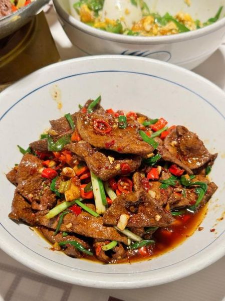 炒猪肝怎么炒才嫩_家常炒猪肝做法-第1张图片-山城妙识