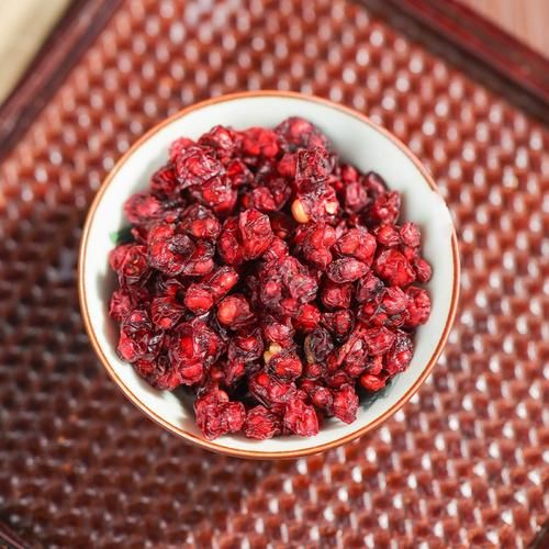 蒲公英和五味子可以一起泡水吗_功效与禁忌-第1张图片-山城妙识 蒲公英和五味子可以一起泡水吗_功效与禁忌-第1张图片-山城妙识