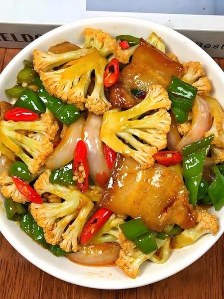 五花肉花菜干锅怎么做_干锅花菜要不要焯水-第3张图片-山城妙识 五花肉花菜干锅怎么做_干锅花菜要不要焯水-第3张图片-山城妙识