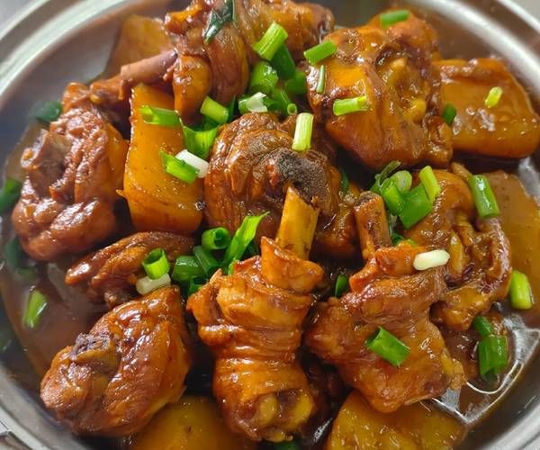 炖鸡肉放什么配菜好吃_炖鸡肉配菜推荐-第2张图片-山城妙识