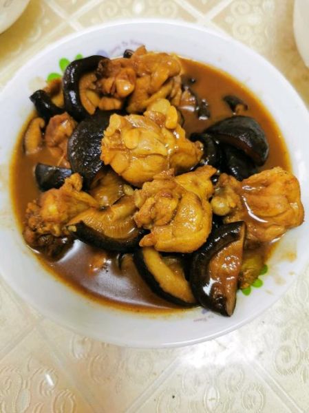 香菇烧鸡块怎么做_香菇烧鸡块热量高吗-第3张图片-山城妙识 香菇烧鸡块怎么做_香菇烧鸡块热量高吗-第3张图片-山城妙识