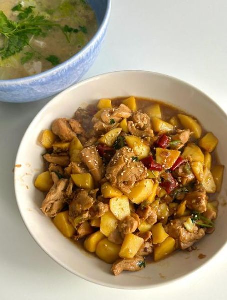 土豆烧鸡怎么做_土豆烧鸡需要焯水吗-第3张图片-山城妙识