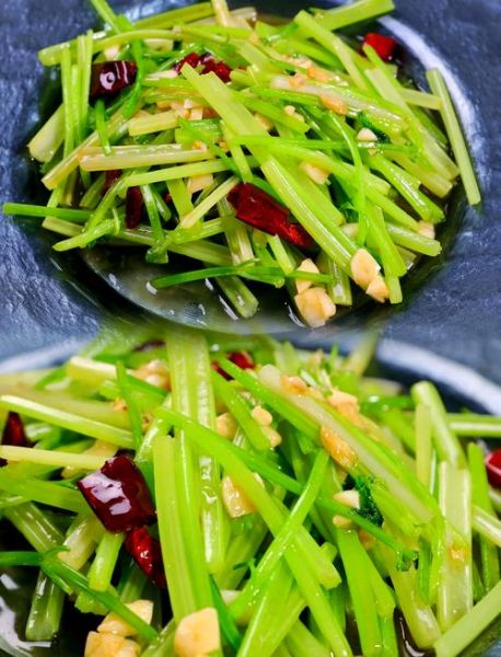 芹菜怎么炒好吃_芹菜的家常做法大全-第1张图片-山城妙识