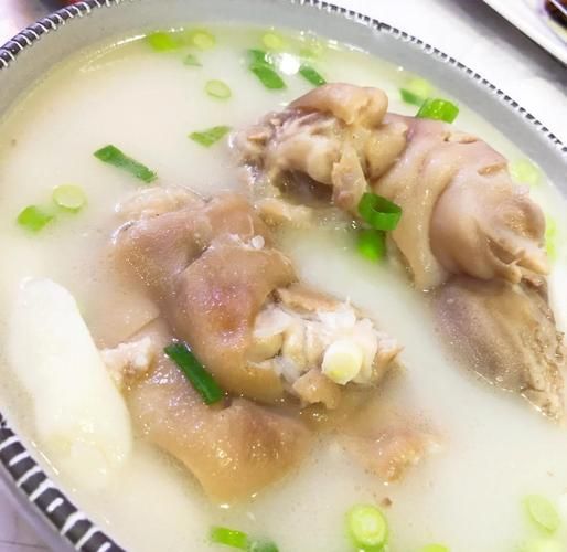 炖猪脚汤的做法及配料_猪脚汤怎么炖才好吃不腻-第1张图片-山城妙识 炖猪脚汤的做法及配料_猪脚汤怎么炖才好吃不腻-第1张图片-山城妙识