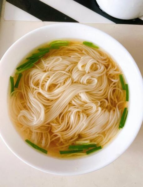 怎么煮面条不粘锅_煮面条的正确步骤-第1张图片-山城妙识