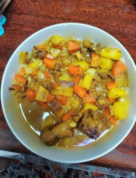 咖喱鸡怎么做才入味_咖喱鸡的家常做法窍门-第1张图片-山城妙识
