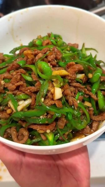 辣椒炒肉丝怎么做好吃_辣椒炒肉用什么肉最好-第2张图片-山城妙识