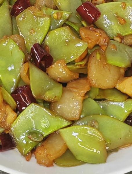 扁豆怎么做好吃_扁豆炒肉视频教程-第3张图片-山城妙识