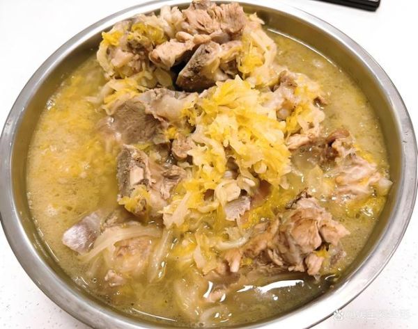 酸菜炖排骨什么时候放盐_酸菜炖排骨盐放早了怎么办-第3张图片-山城妙识