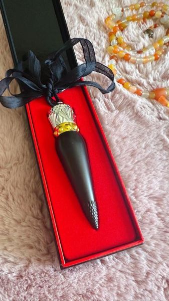 萝卜丁口红官网旗舰店正品在哪买_萝卜丁口红价格是多少-第1张图片-山城妙识