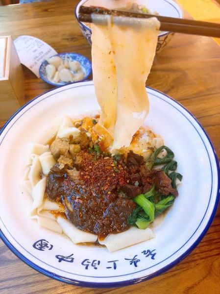 陕西biangbiang面图片_正宗biangbiang面长什么样-第2张图片-山城妙识