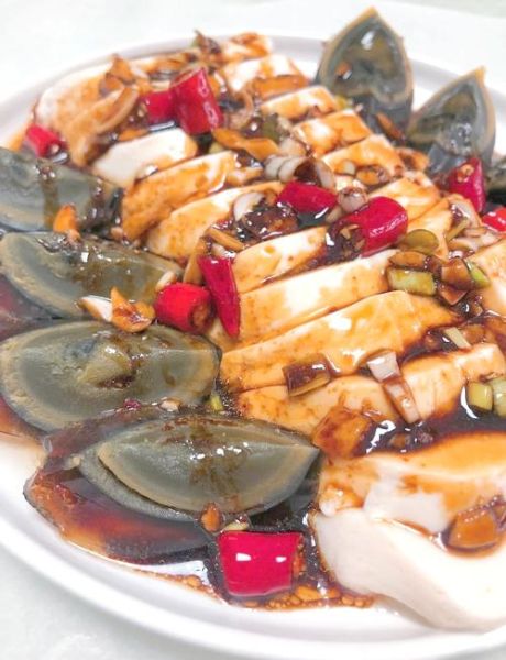 凉拌豆腐皮蛋怎么做_皮蛋拌豆腐要不要焯水-第1张图片-山城妙识