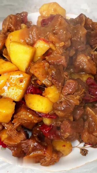 红烧牛肉炖土豆怎么做_炖多久才软烂-第3张图片-山城妙识