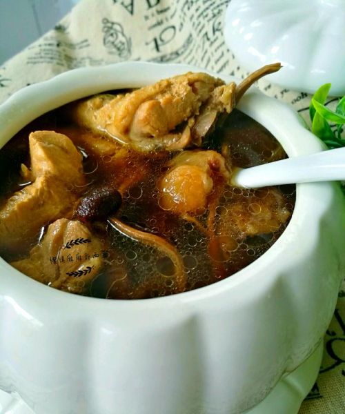 茶树菇红枣鸡汤的做法_茶树菇红枣鸡汤的功效-第2张图片-山城妙识