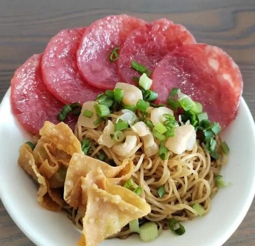 广东云吞面汤底怎么做_正宗配方揭秘-第1张图片-山城妙识 广东云吞面汤底怎么做_正宗配方揭秘-第1张图片-山城妙识