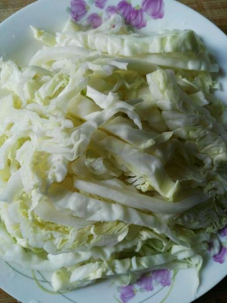 圆白菜怎么切丝_圆白菜怎么切条-第3张图片-山城妙识