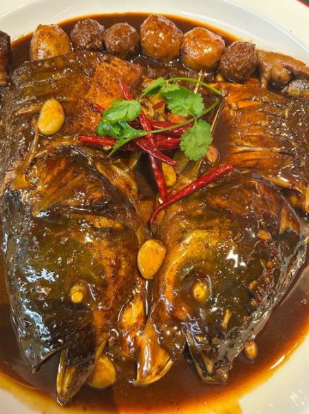 红烧鱼头用什么鱼头好_哪种鱼头最适合红烧-第2张图片-山城妙识 红烧鱼头用什么鱼头好_哪种鱼头最适合红烧-第2张图片-山城妙识