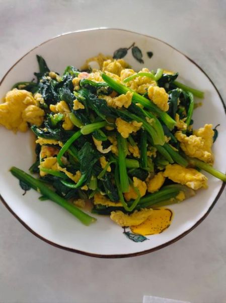 鸡蛋炒菠菜怎么做_菠菜炒鸡蛋先炒哪个-第2张图片-山城妙识 鸡蛋炒菠菜怎么做_菠菜炒鸡蛋先炒哪个-第2张图片-山城妙识