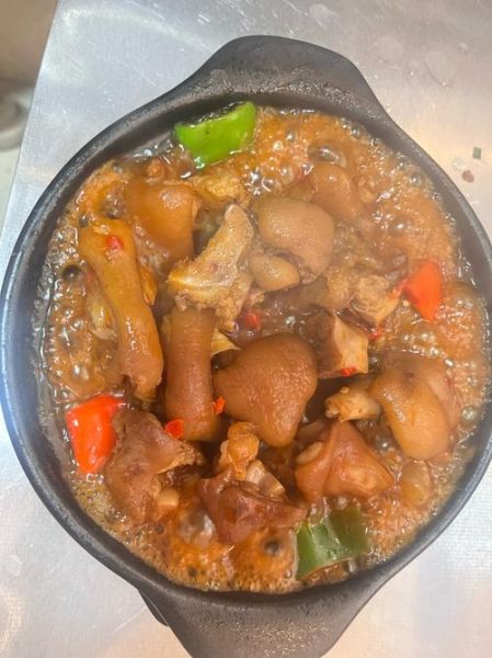 黄焖猪脚怎么做_家常黄焖猪脚做法-第1张图片-山城妙识