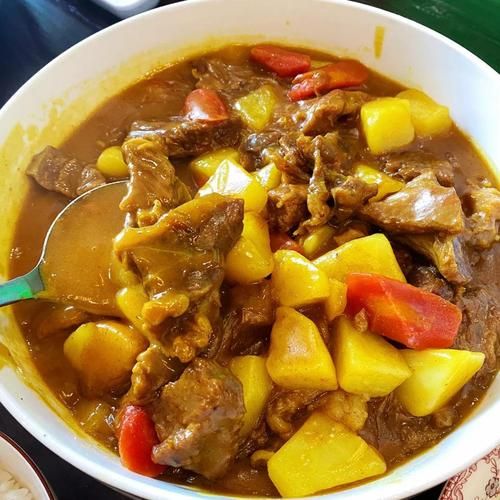 咖喱牛肉炖土豆怎么做_咖喱牛肉炖土豆放什么调料-第1张图片-山城妙识 咖喱牛肉炖土豆怎么做_咖喱牛肉炖土豆放什么调料-第1张图片-山城妙识