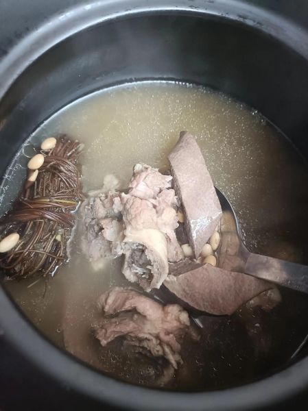 鸡骨草煲什么汤对肝最好_护肝汤推荐-第1张图片-山城妙识 鸡骨草煲什么汤对肝最好_护肝汤推荐-第1张图片-山城妙识