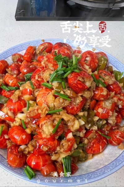 蒜蓉龙虾尾怎么炒_蒜蓉龙虾尾做法-第3张图片-山城妙识