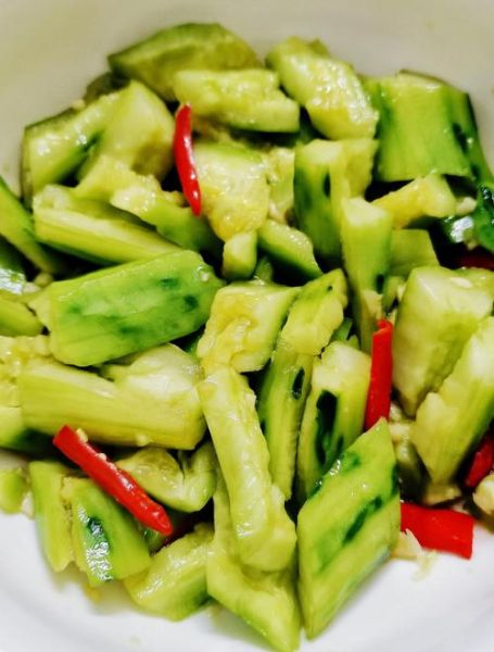 拍黄瓜怎么做简单又好吃_拍黄瓜需要焯水吗-第3张图片-山城妙识