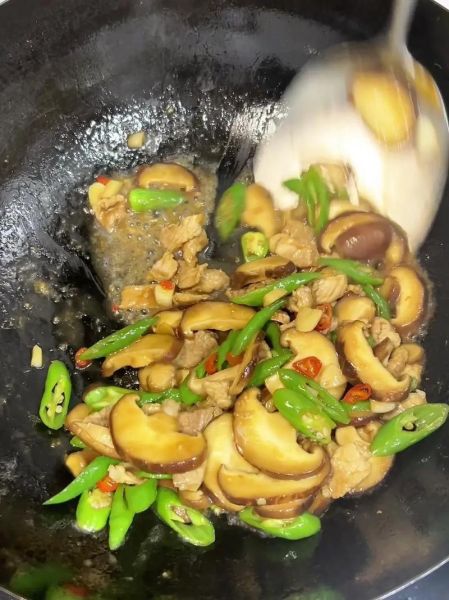 香菇炒肉片怎么炒好吃窍门_香菇炒肉片嫩滑不柴技巧-第3张图片-山城妙识 香菇炒肉片怎么炒好吃窍门_香菇炒肉片嫩滑不柴技巧-第3张图片-山城妙识