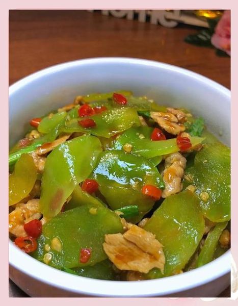 肉片炒莴笋怎么做_肉片炒莴笋需要焯水吗-第2张图片-山城妙识