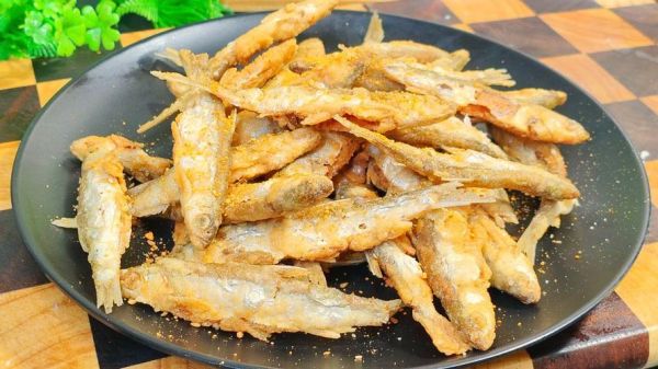炸小鱼怎么做酥脆_炸小鱼用面粉还是淀粉-第3张图片-山城妙识